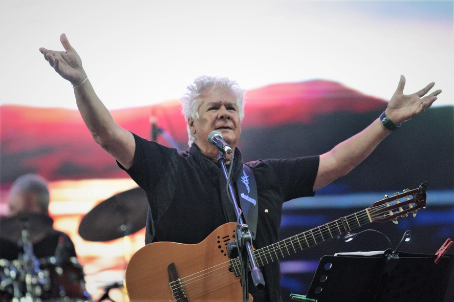 Víctor Heredia regresa a La Plata en un concierto con éxitos de 50 años ...