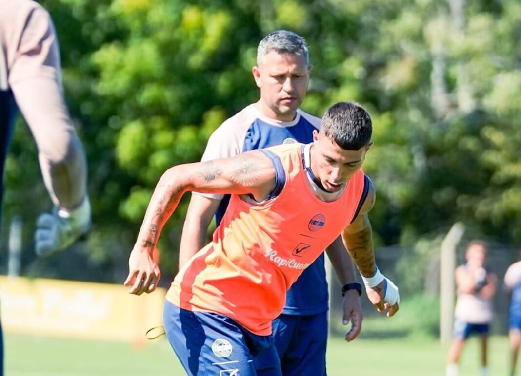 Flores busca gol: en Estancia Chica el Lobo trabajó definición | Infocielo