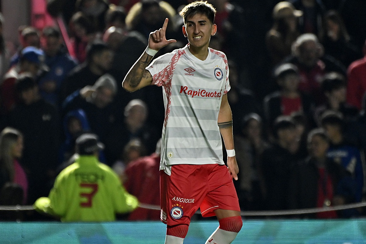Mientras la rompe a fuerza de goles, Argentinos Juniors tomó una ...