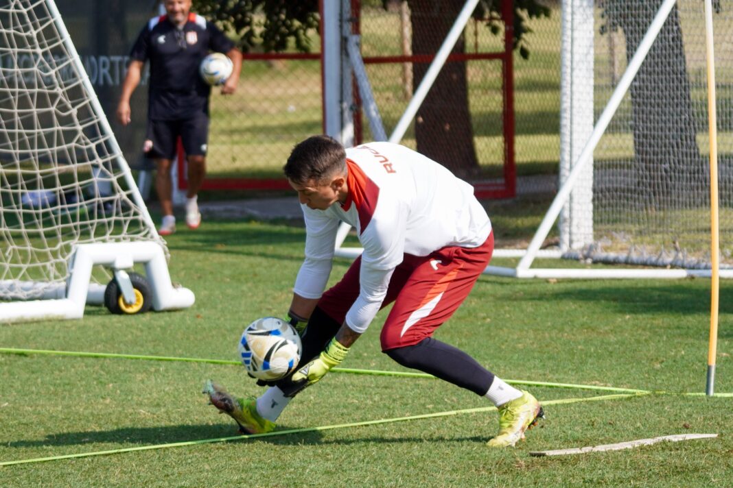 Muslera, recuperado: Estudiantes define si vuelve al arco o continúa ...
